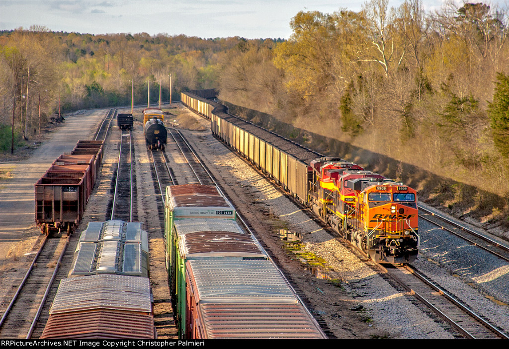 BNSF 5909 Leads KCS CKCSH24